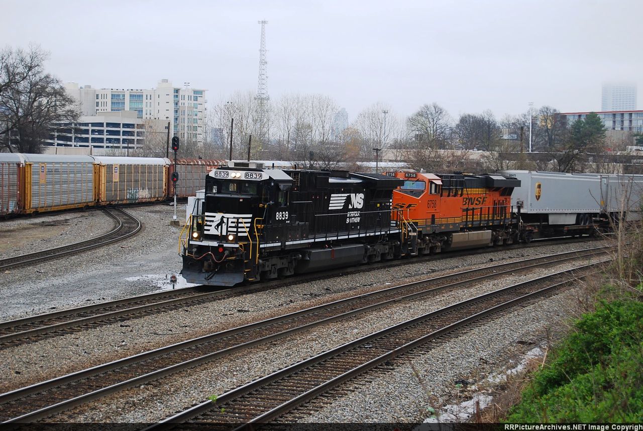 NS 8839 (C40-9) With BNSF 6758 ( ES44)
