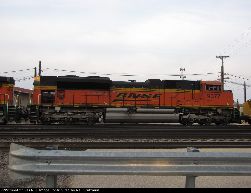 BNSF 9377