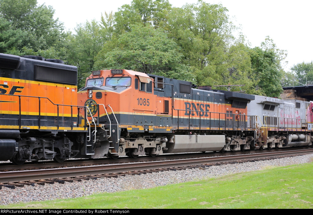 BNSF 1085
