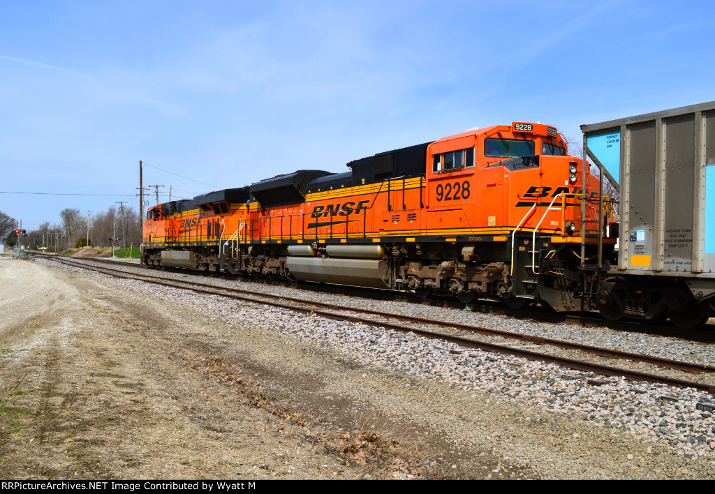 BNSF 9228