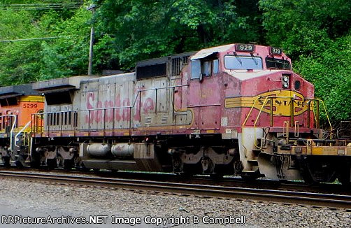 ATSF 929 continues past us northbound
