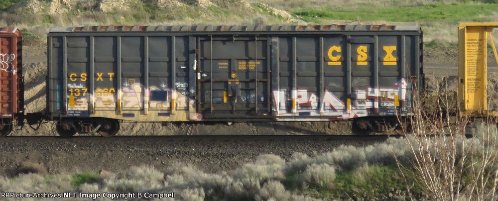 CSXT 137660 single door boxcar