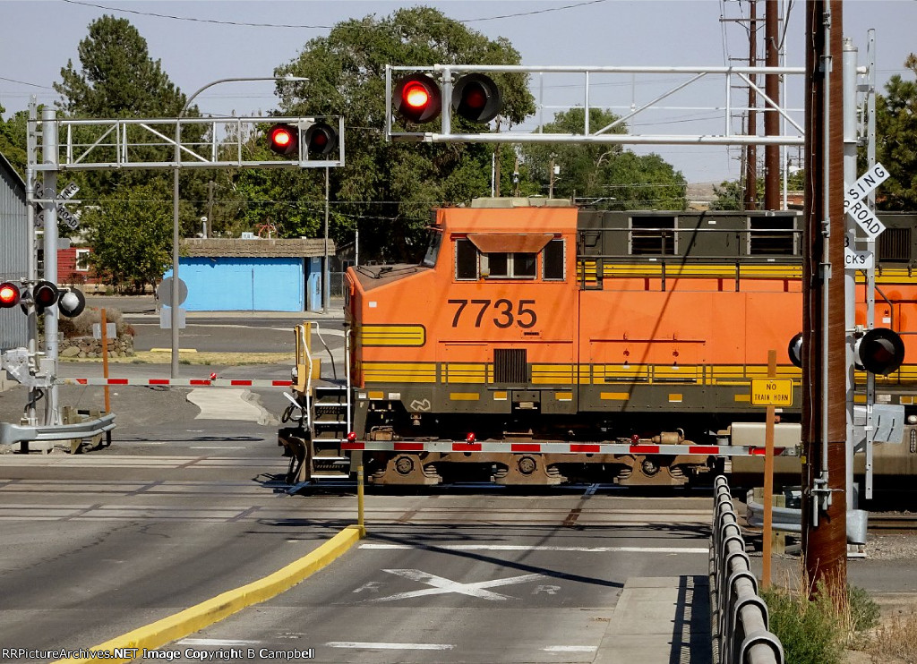 BNSF 7735