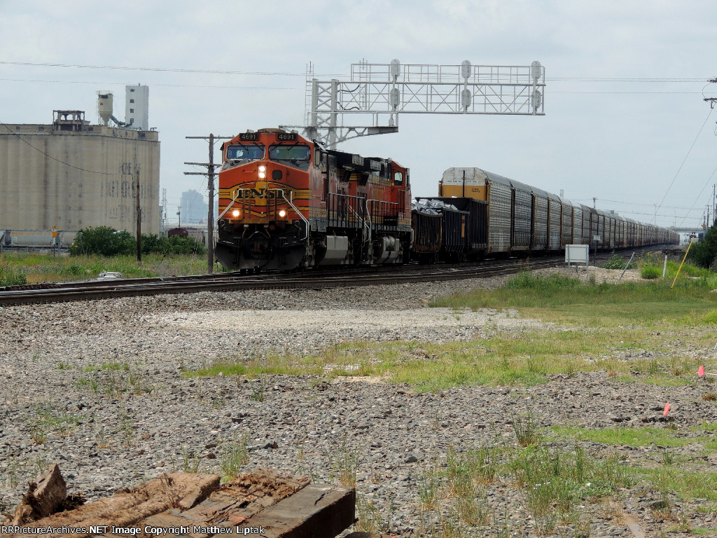 BNSF 4691 and BNSF 5312