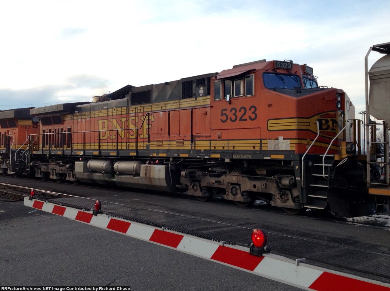 BNSF 5323