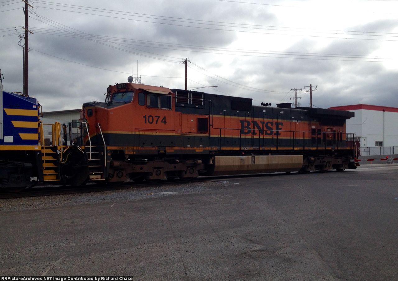 BNSF 1074