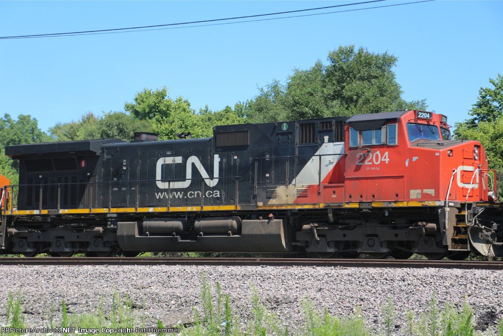 CN 2204