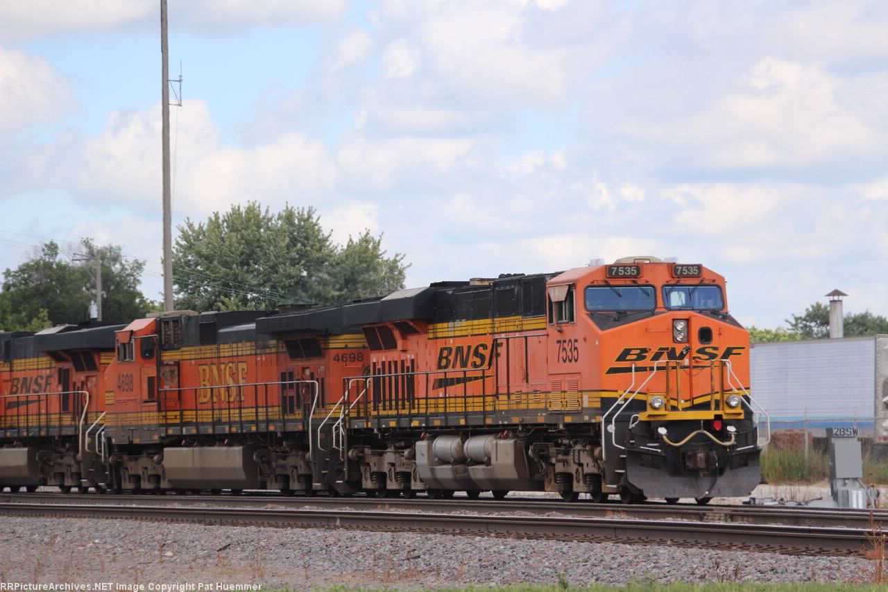 BNSF 7535
