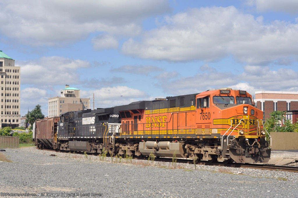 BNSF 7650 On NS 175 Eastbound