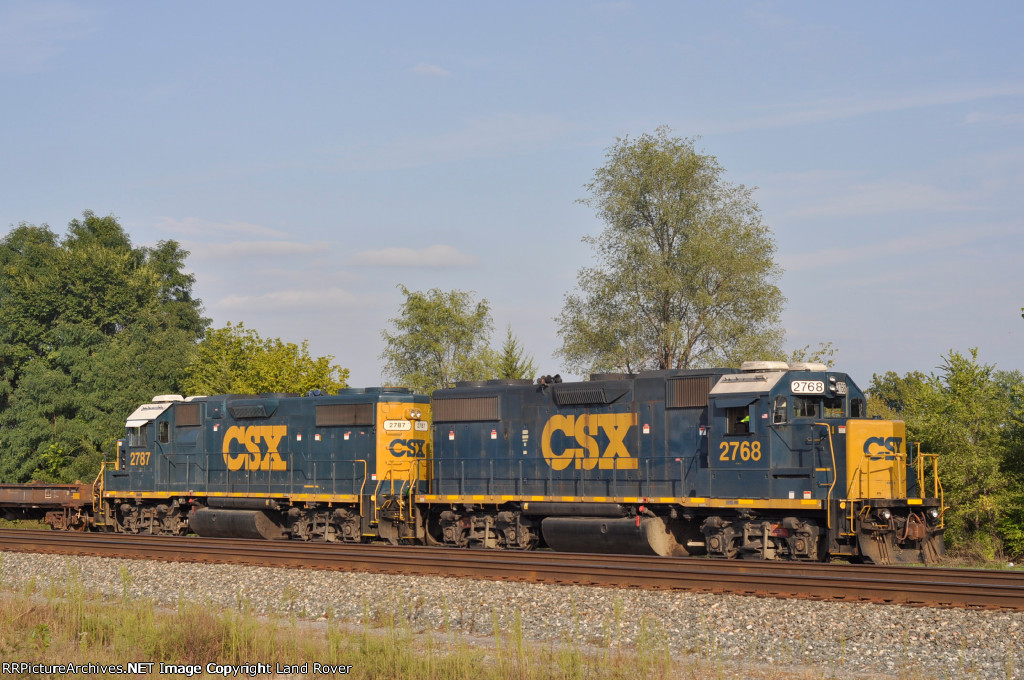 CSXT 2768 On CSX Y 201 Backing Up To New River Yard