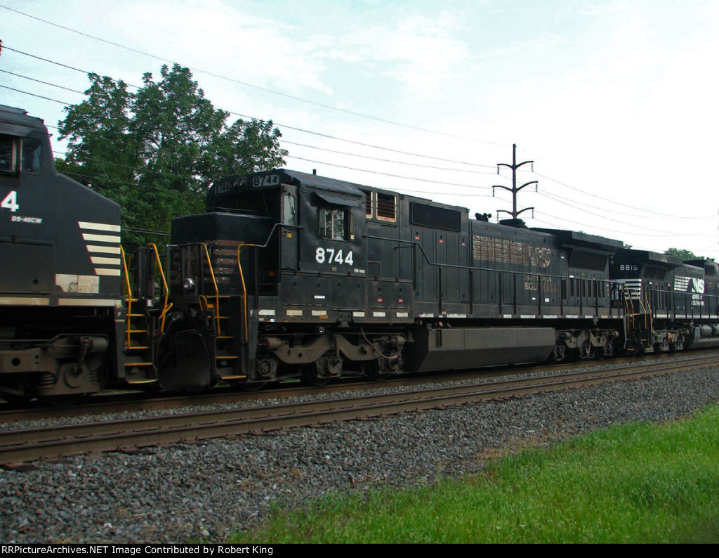 NS 8744