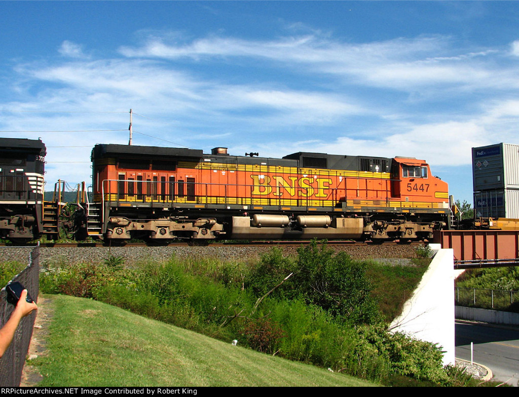 BNSF 5447