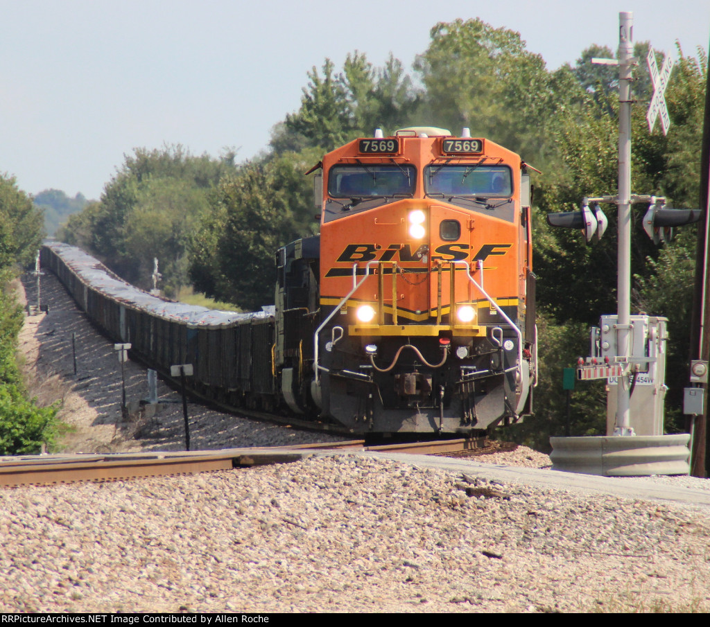 BNSF 7569
