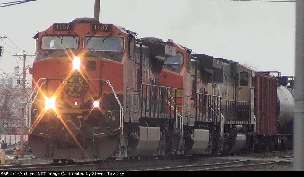 BNSF 1107