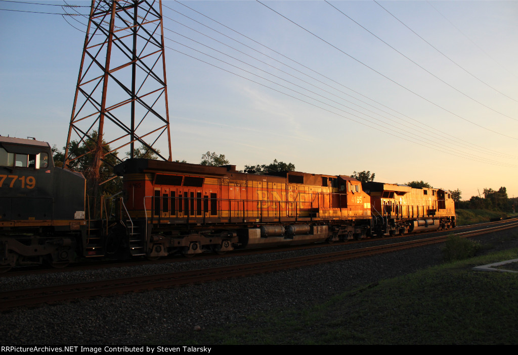 BNSF 4165