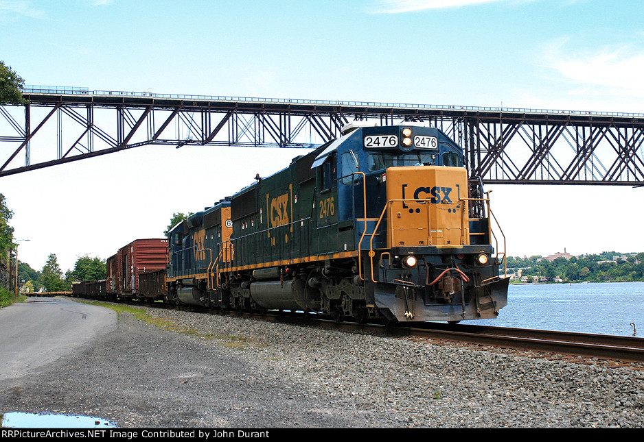 CSX 2476 on W-037