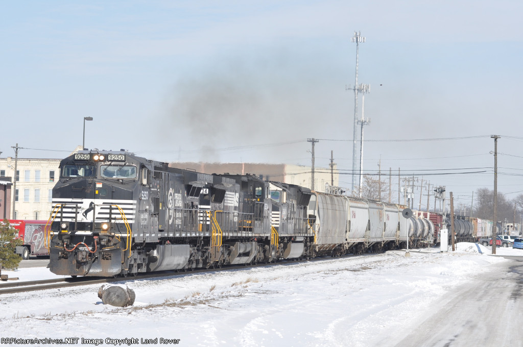 NS 9250 OLS On NS 48 G Eastbound