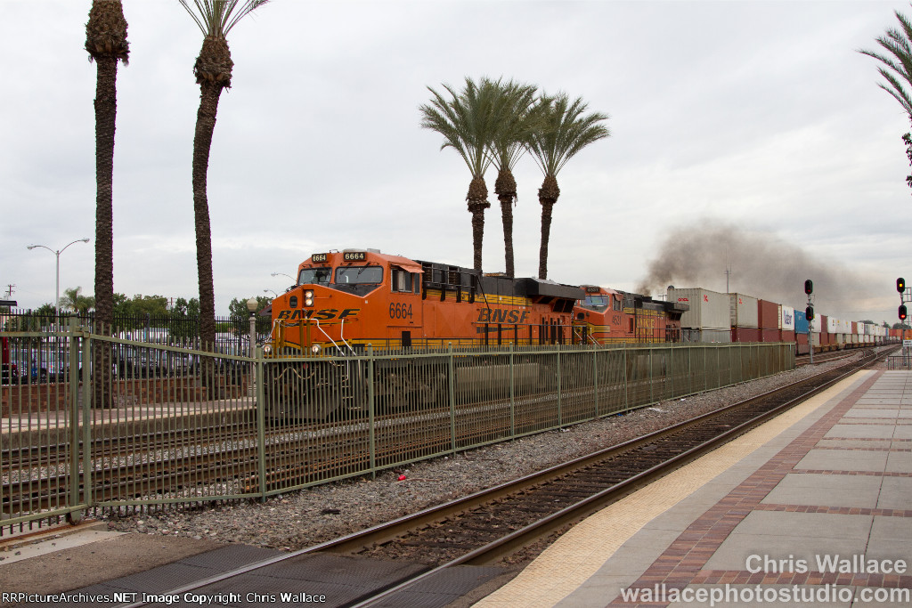 BNSF 6664