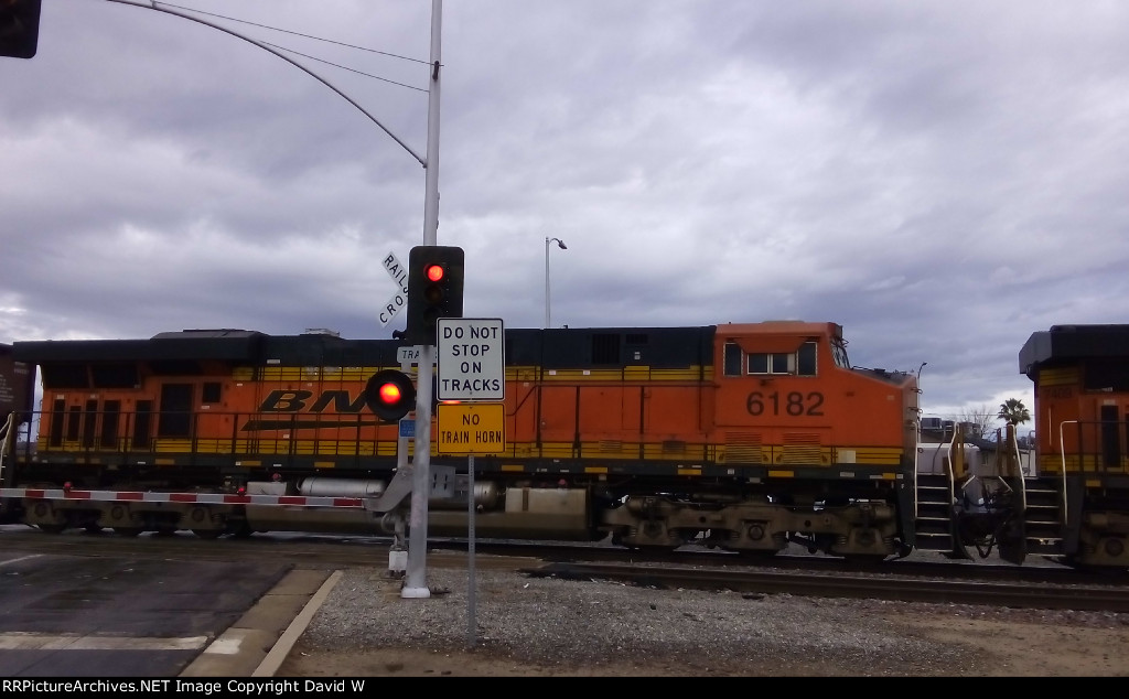 BNSF 6182