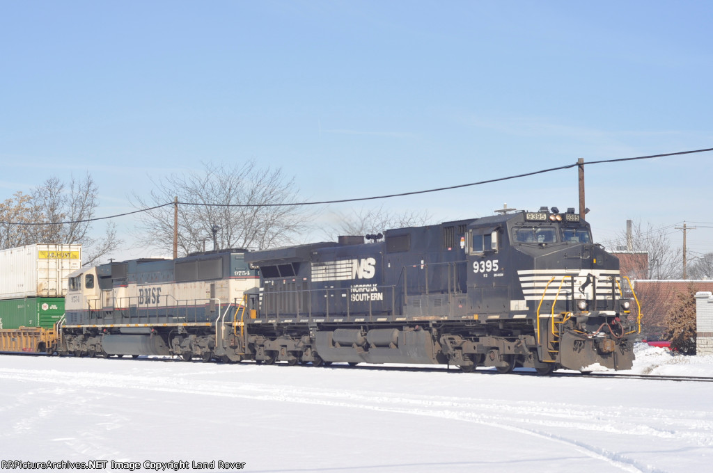 NS 9395 On NS 215 Eastbound