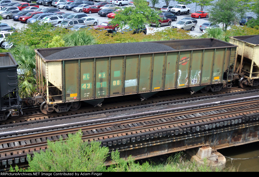 HLMX 43108 ex CNW Hopper