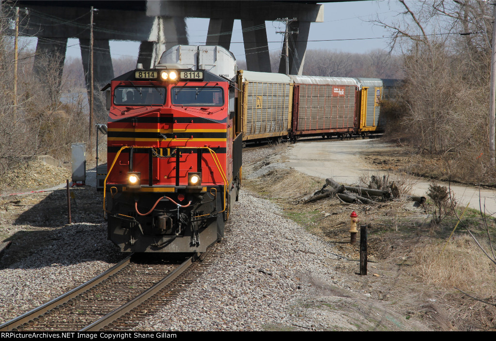 NS 8114 Leads NS 29m through the curves in Hannibal Mo.