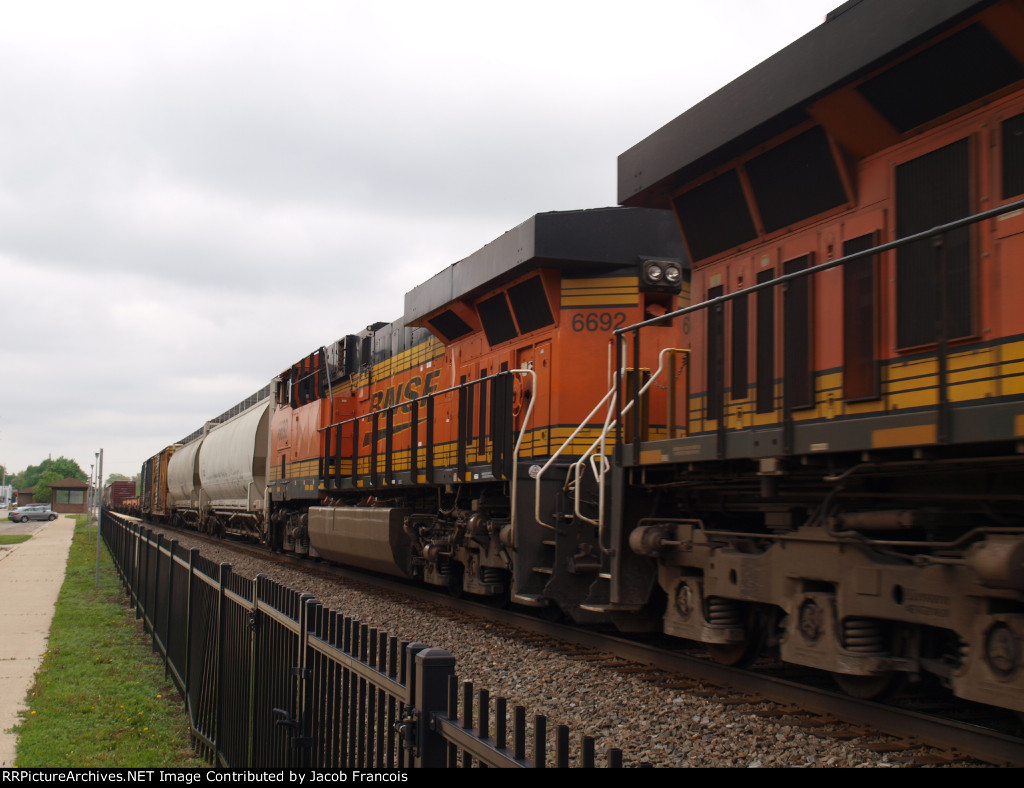 BNSF 6692