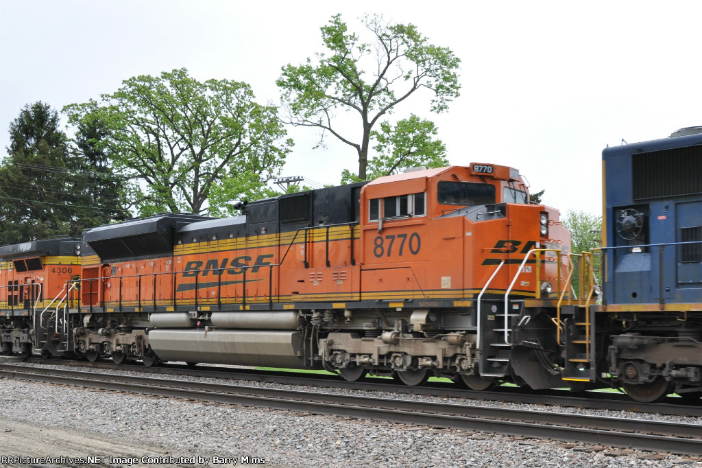 BNSF 8770