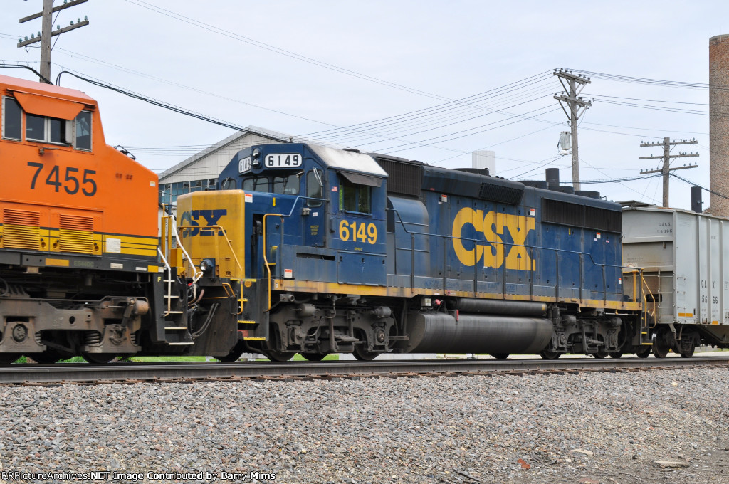 CSX 6149 on empty tank train