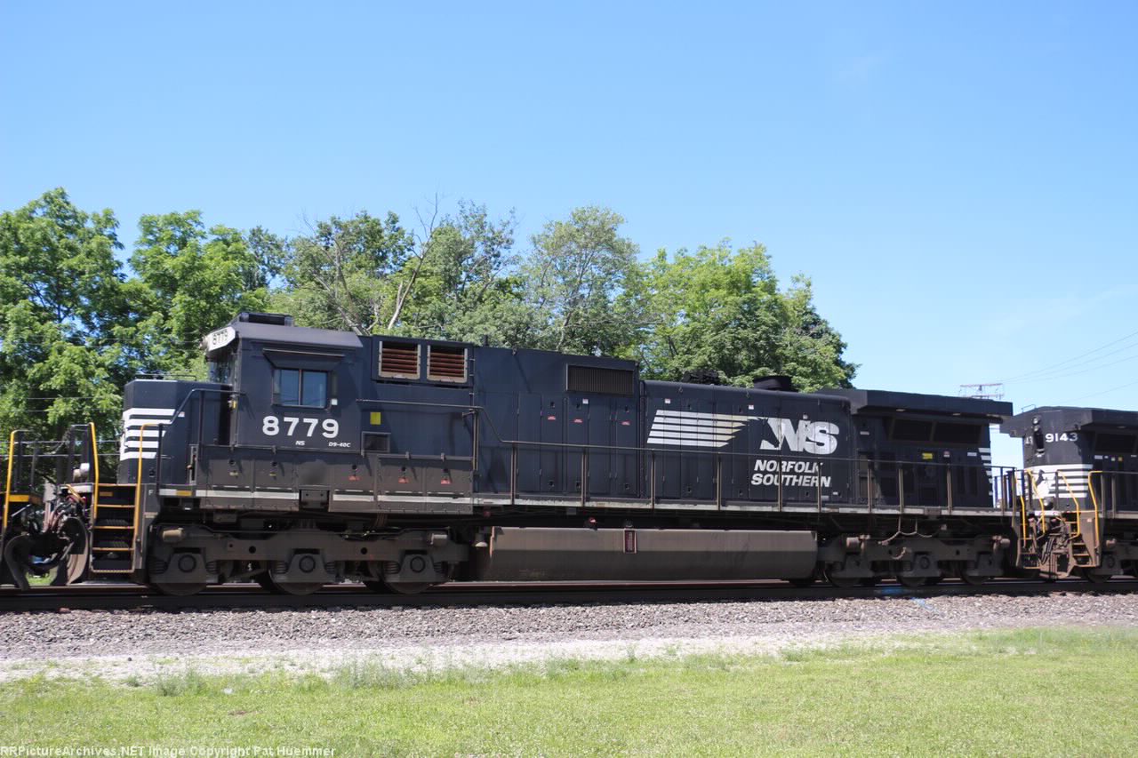 NS 8779