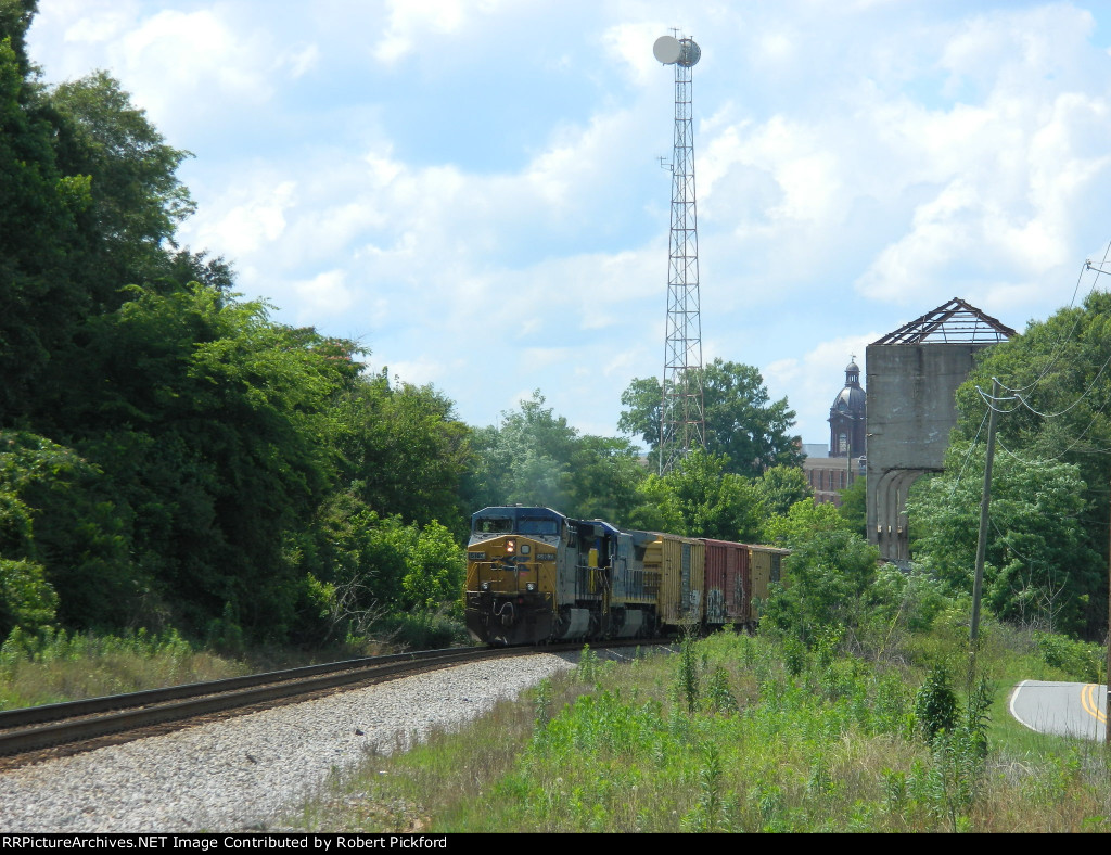 CSX 5107 (AC44CW) 7600 (C40-8)