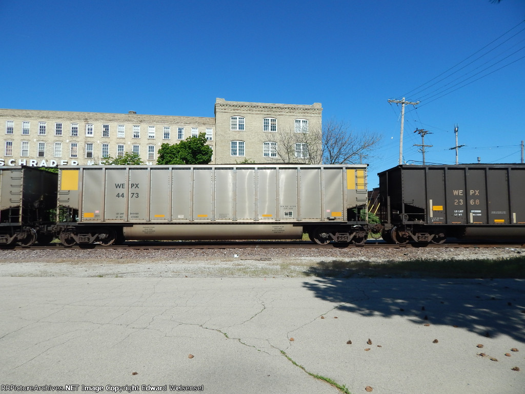 Twn roatary couplers mid-train