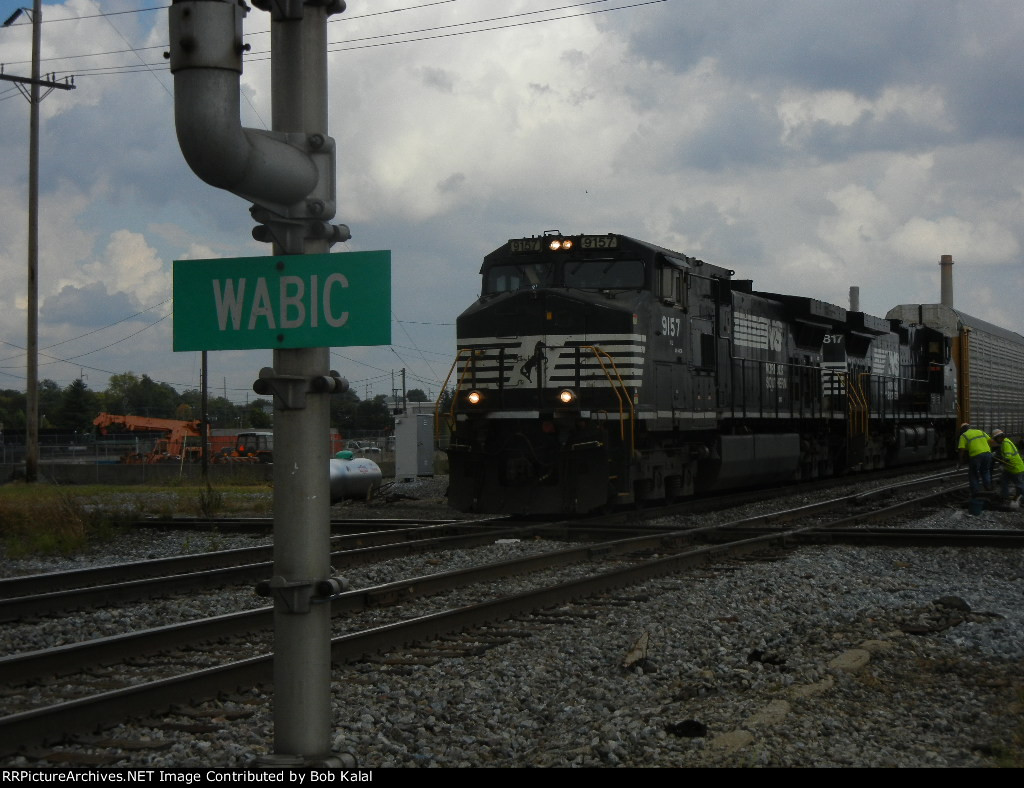 NS 9157 crossing diamonds