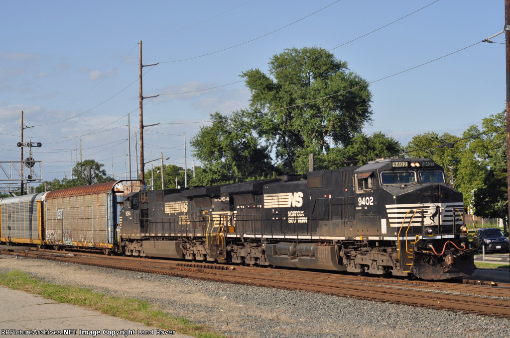 NS 9402 On NS 289 Eastbound