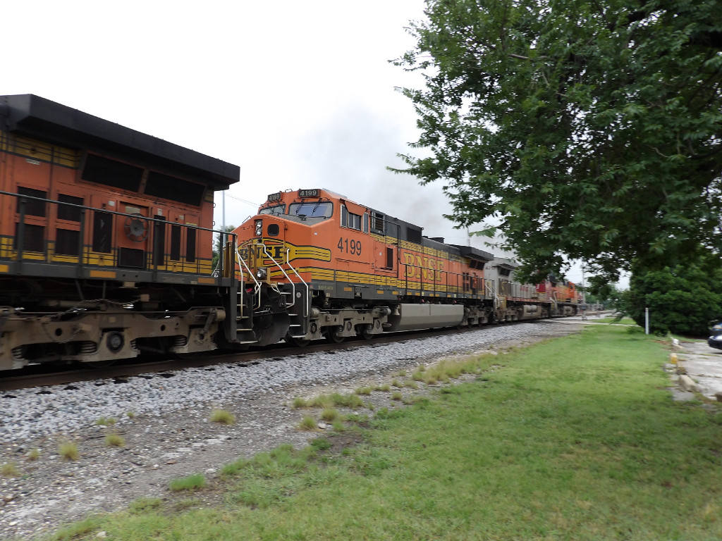 BNSF C44-9W 4199