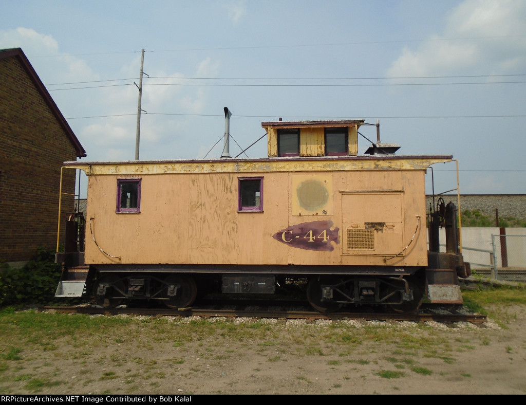 DM&IR Caboose C44