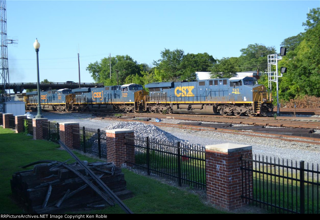 CSX 743