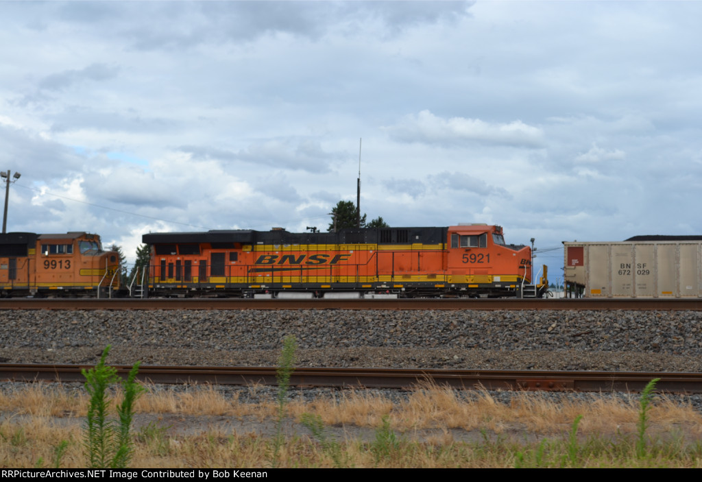 BNSF 5921