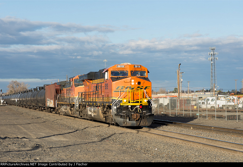 BNSF 5819