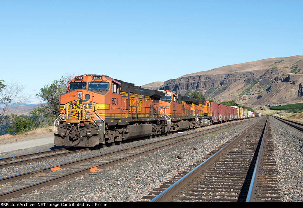 BNSF 5501