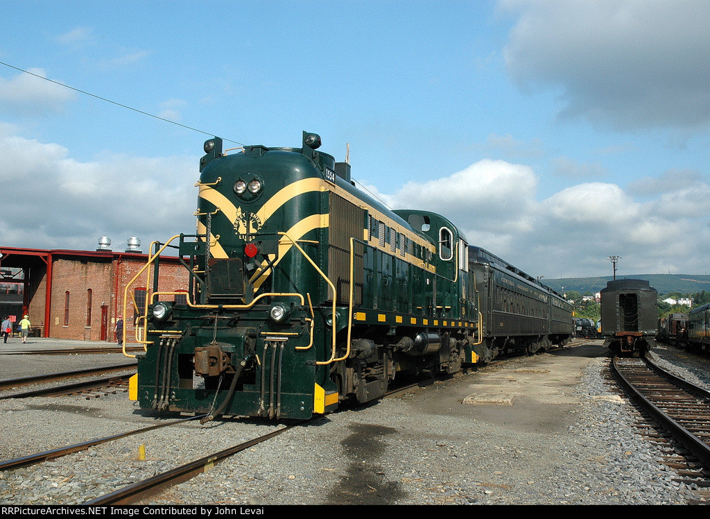 Restored CNJ RS3 on Scranton Limited