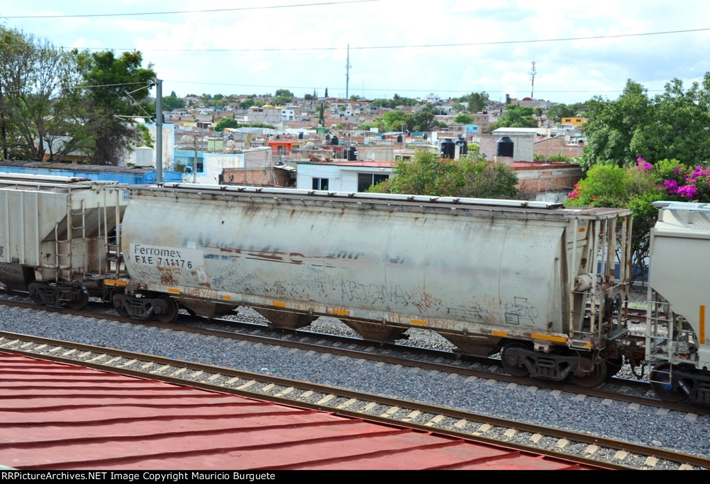 FXE Cylindrical Hopper