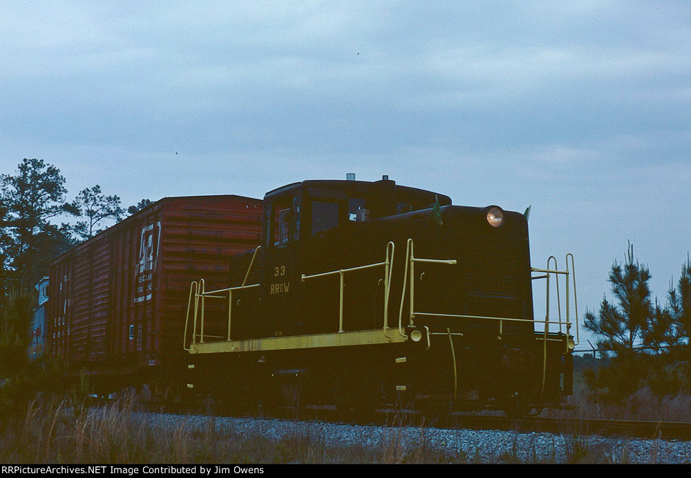 RR&W 33 on a runby.
