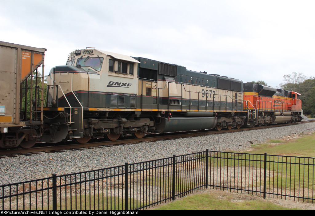 BNSF 9672 Executive SD70MAC