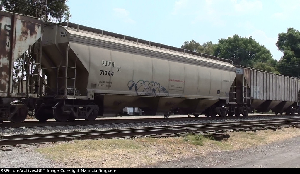 Ferrosur covered hopper