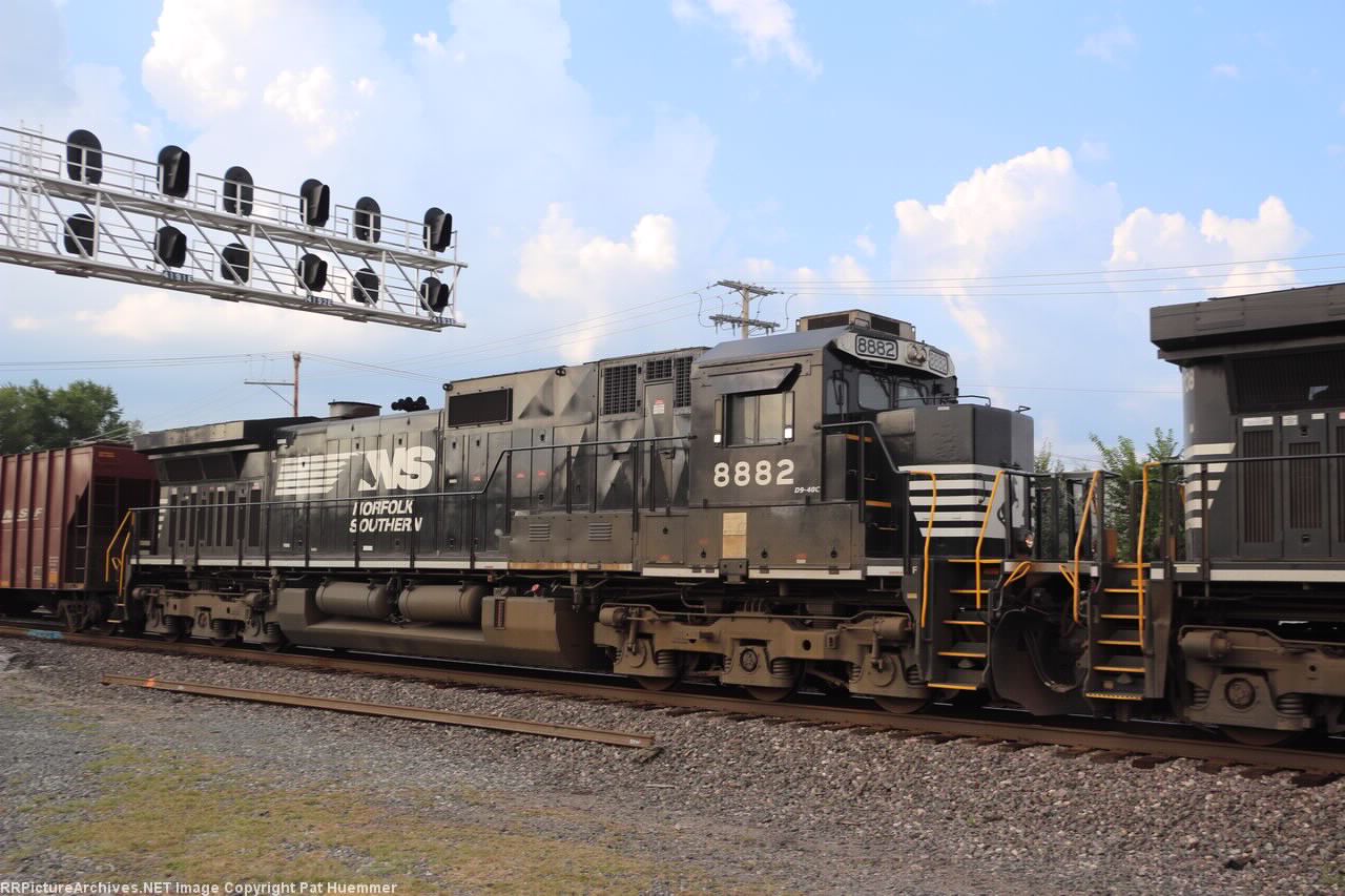 NS 8882
