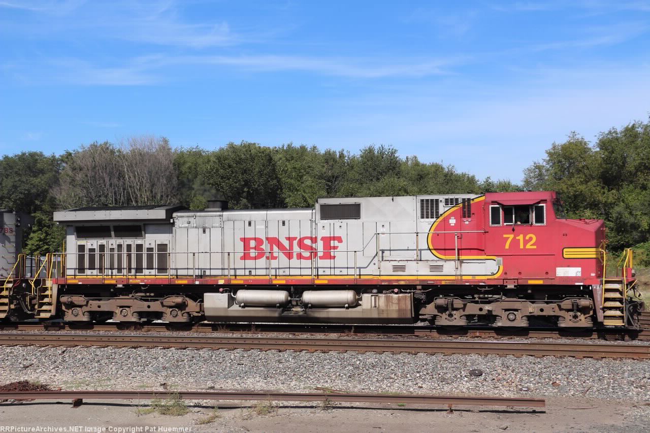 BNSF 712