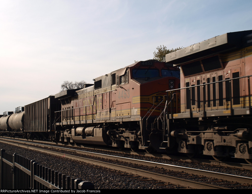 BNSF 4453