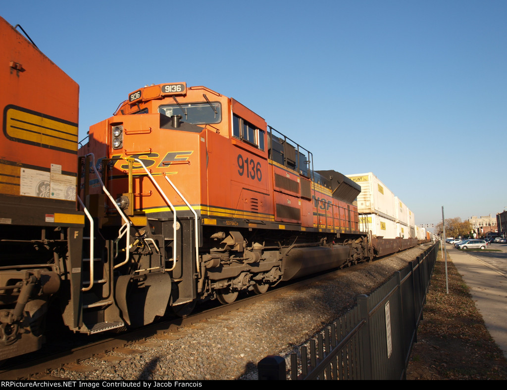 BNSF 9136