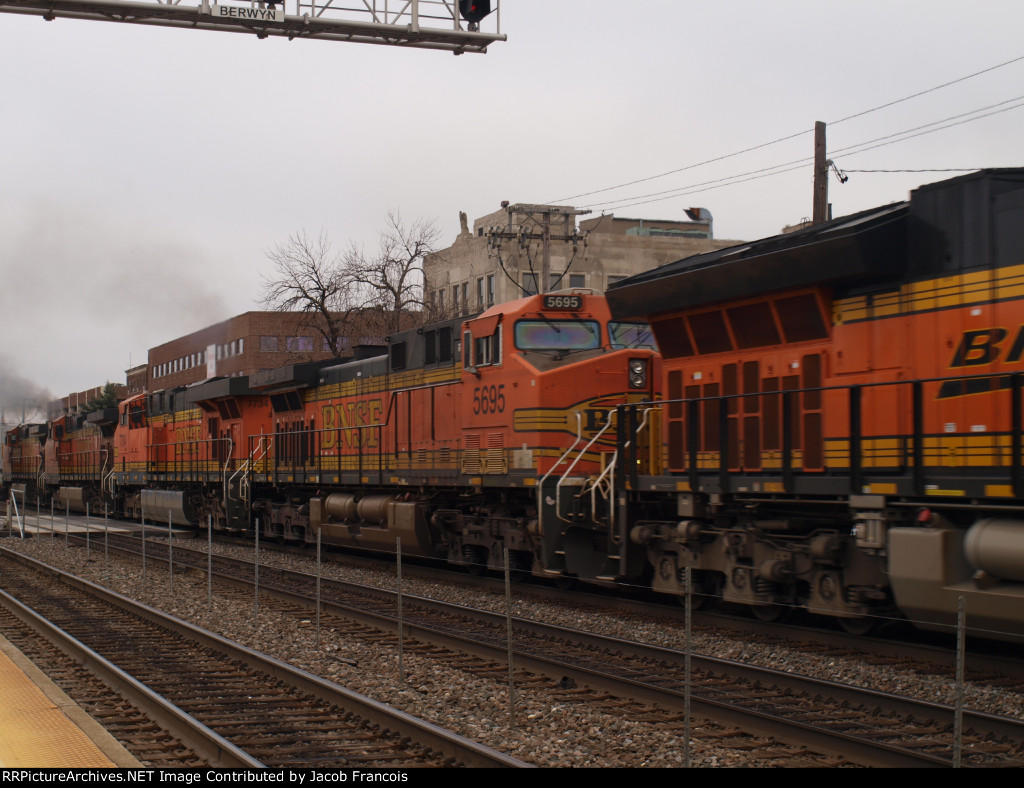 BNSF 5695